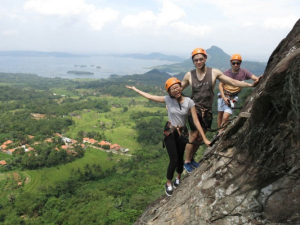 [PROMO OPEN TRIP] Paket Wisata Climbing Mount Parang - Korina Tour